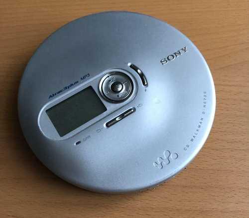 Sony D-NE700S Silver atrac/MP3 CD Walkman