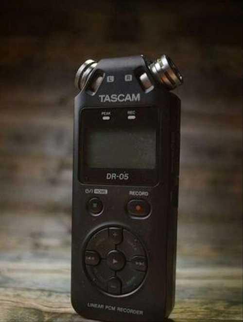 Рекордер (диктофон) tascam DR-05