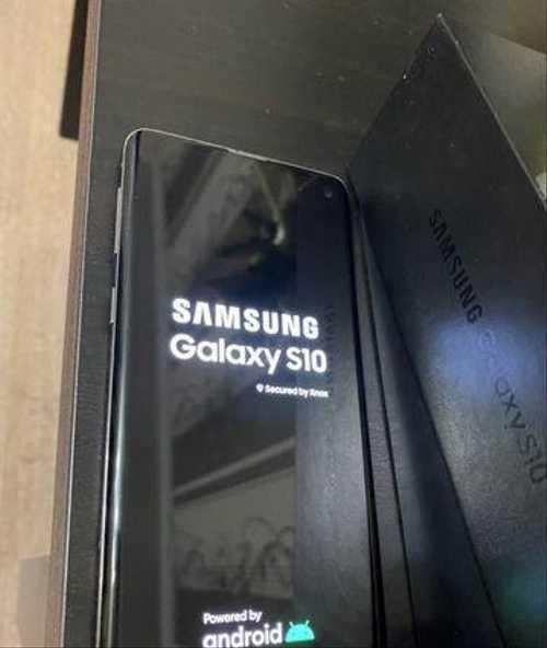Телефон Samsung gelaxy s10