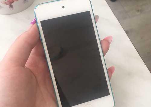 iPod touch 5 голубой с гравировкой