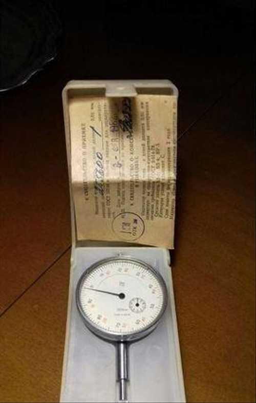 Индикатор часового типа с ценой деления 0.01 мм
