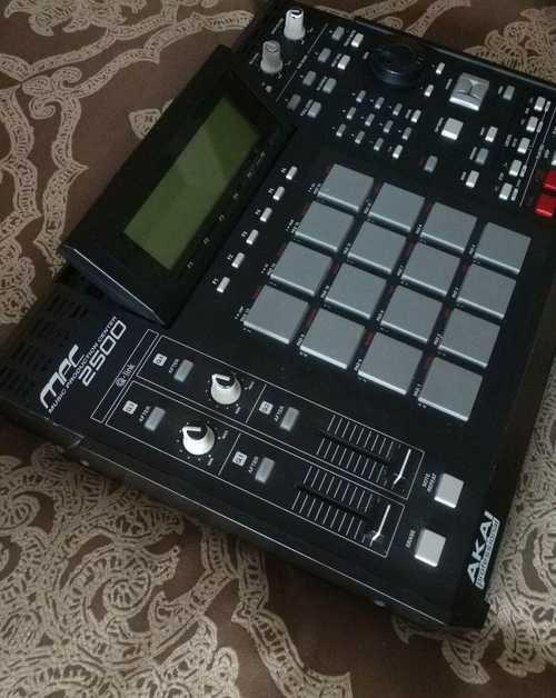 Сэмплер Akai mpc 2500