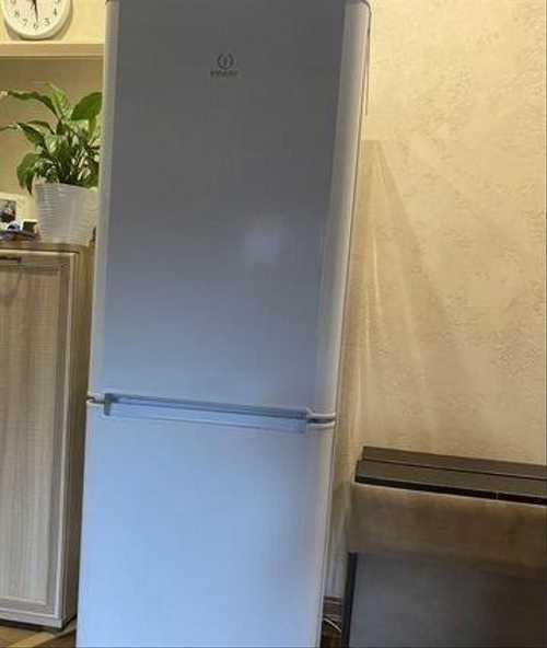 Холодильник Indesit B160