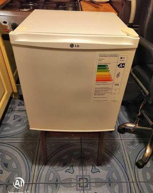 Продам небольшой холодильник "LG GC-051 SS"