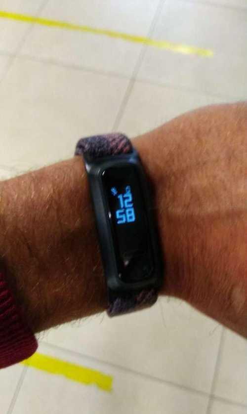 Huawei band 4e