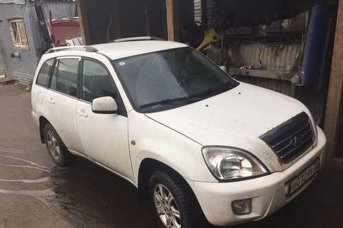 Пластиковый капот Chery Tiggo t11. Chery Tiggo t11 реснички. Chery Tiggo t11 на 18 колесах. Chery Tiggo t11 чёрные фары.