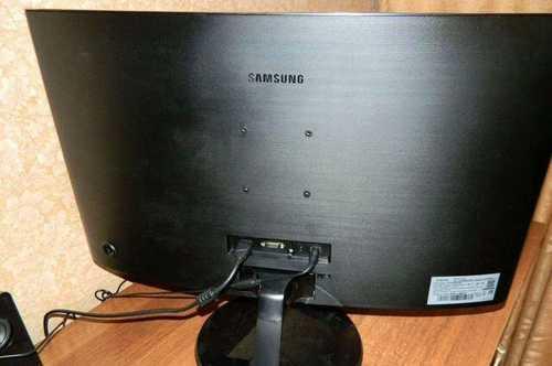 Монитор изогнутый Samsung