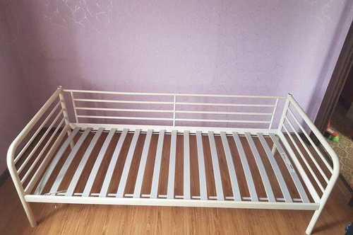 Кровать IKEA 90200