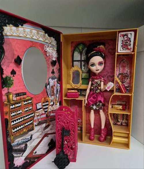 Кукла Ever After High: Lizzie Hearts