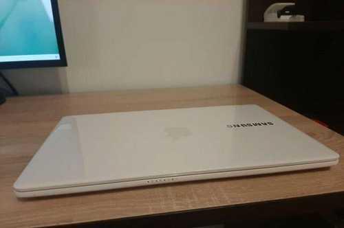 Ноутбук Samsung Np450R5e