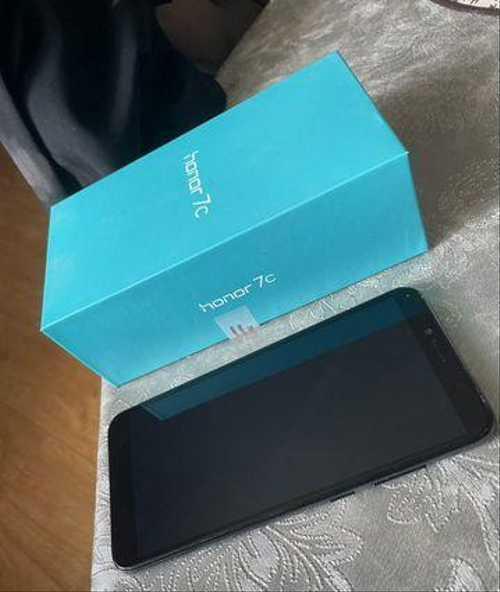 Телефон honor 7с