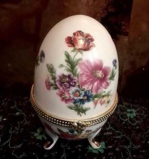 Фарфоровая шкатулка "Яйцо"