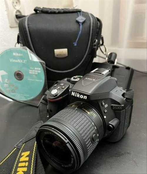 Зеркальный фотоаппарат Nikon d5300 с флешкой 32гб