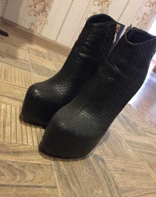 Ботильоны Louboutin