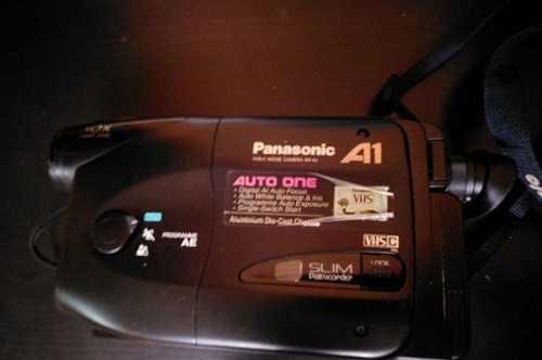 Видеокамера Panasonic A1 VHS-C, полароид