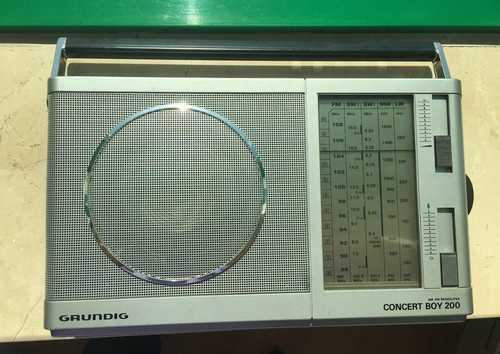 Радиоприемник Grundig Concert Boy 200
