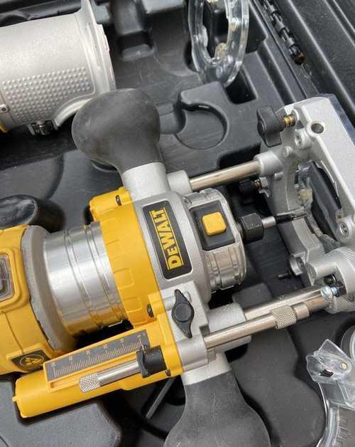 Фрезер dewalt D 26204 K