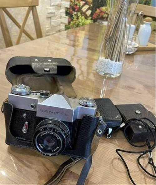 Плёночные фотоаппараты Зенит B и Зенит 3 М