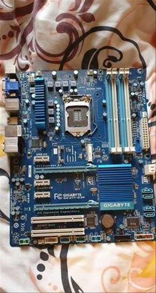 Материнская плата Gigabyte GA-Z77-D3H на запчасти