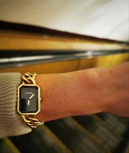 Золотые часы Chanel
