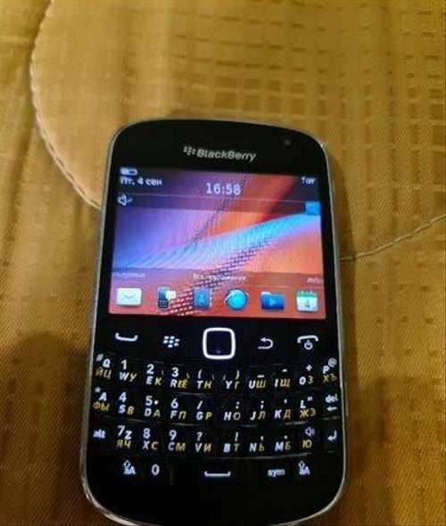 Телефон BlackBerry 9900 Bold