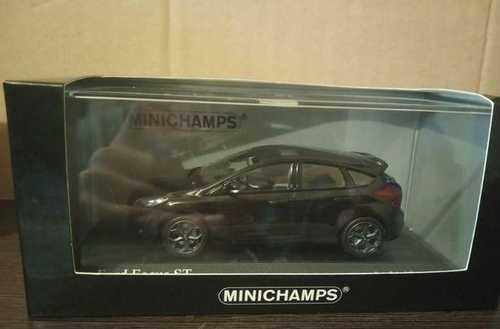 Ford focus st 1/43 1 of 1,824pcs