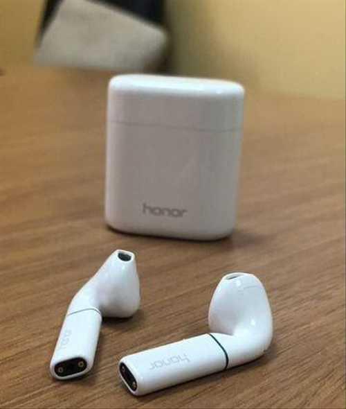 Honor fly pods 2