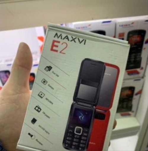 Кнопочный телефон раскладушка Maxvi E2