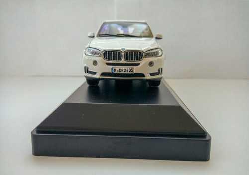 BMW X5 (F15) alpine white Paragon Models 1/43