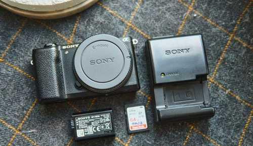 Sony A5100 body, + sd 64Gb и кожаный чехол