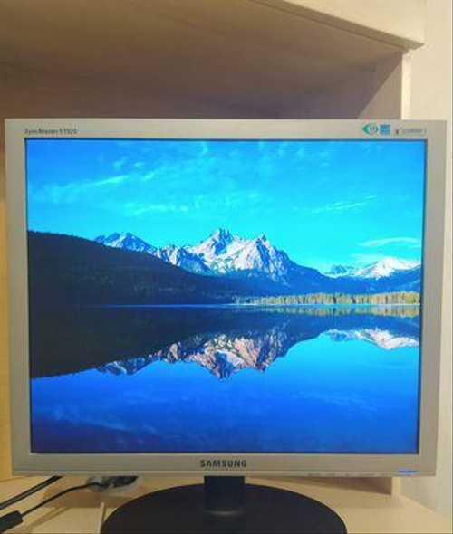 Монитор Samsung SyncMaster E1920NR 19" + кабели