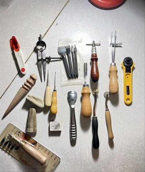 Набор инструментов для работы с кожей