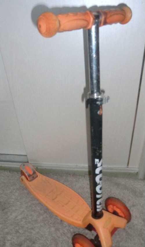 Самокат со светящимися колесами Scooter