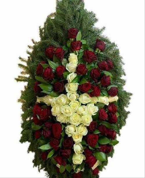 Венок ритуальный из живых цветов №3343