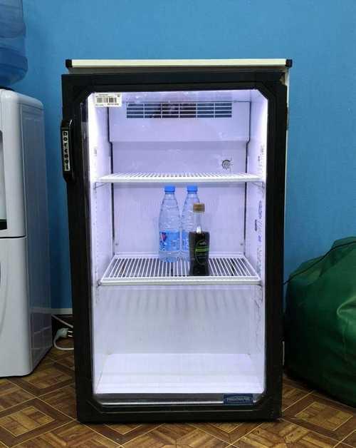 Небольшой холодильник Pepsi