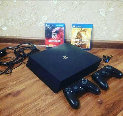 Sony PS4 Pro 1tb (mk11 + 2 dualshok)