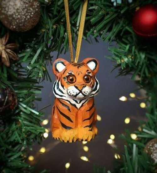 Тигр ёлочная игрушка из дерева символ года
