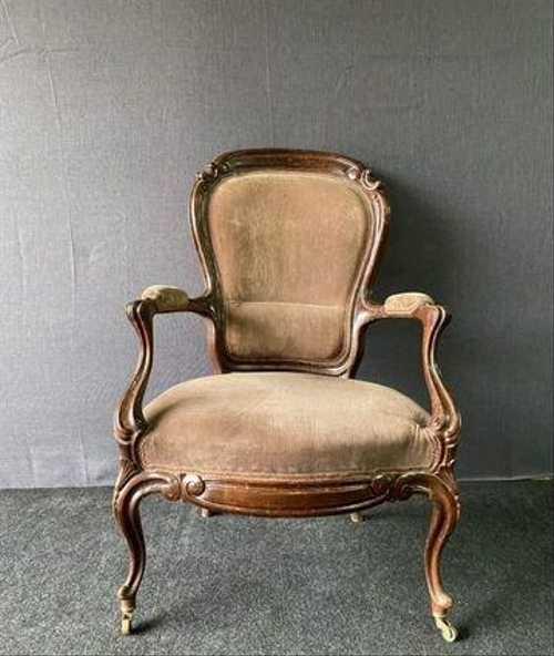 Антикварное кресло рококо