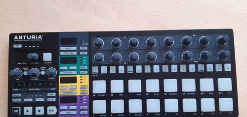 Arturia - BeatStep PRO Black Edition