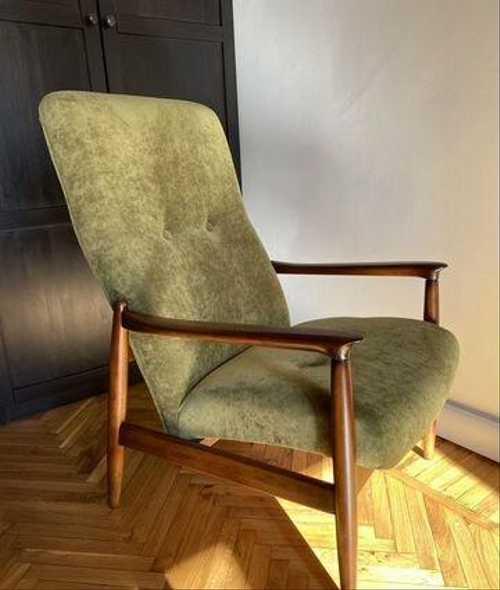 Винтажное кресло Edmund Homa после реставрации
