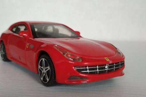 Моделька ferrari FF