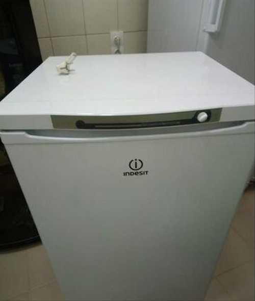 Морозильник Indesit SFR100.001