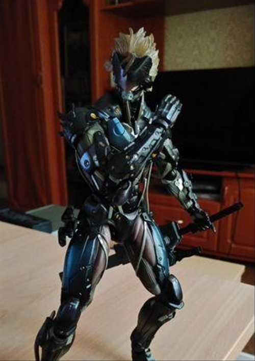 Play Arts Kai Raiden