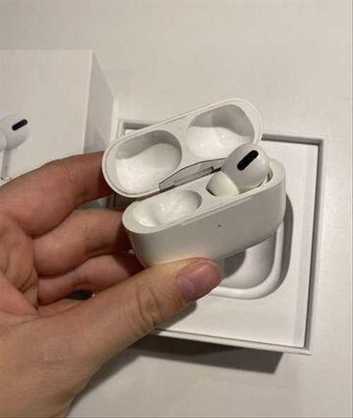 Шипит правый наушник airpods pro