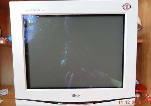 ЭЛТ монитор LG flatron F700B