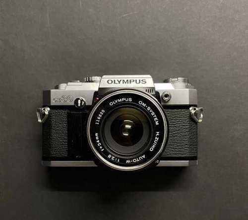 Olympus OM30 + Olympus H.Zuiko Auto-W 24mm f 1:2,8