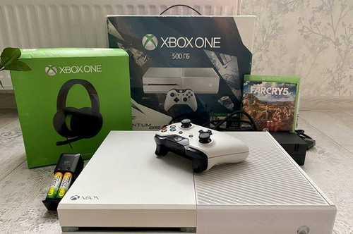 Xbox One 500 gb + 3 игры