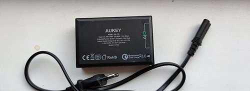 Зарядное устройство Aukey PA-T15