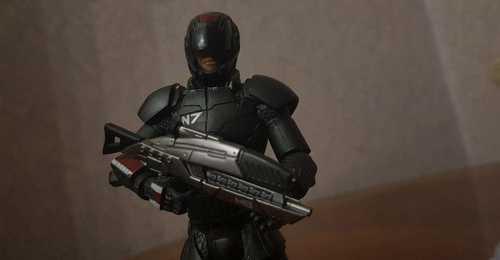 Фигурка Джон Шепард из Mass Effect 2
