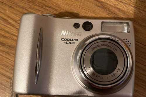 Компактный фотоаппарат Nikon Coolpix4200